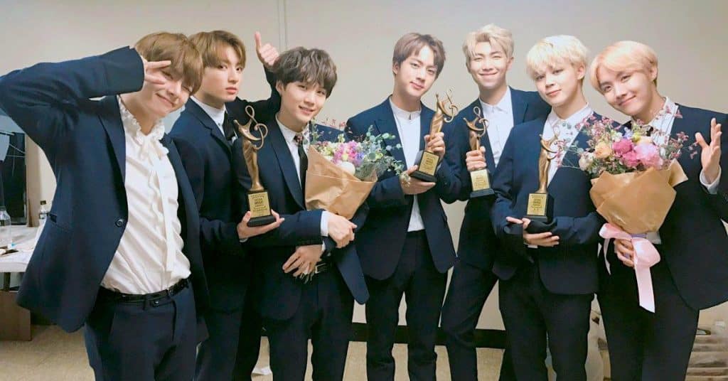 BTS Uluslararası Bir Ödül İçin Ariana Grande ve Drake ile Yarışıyor ...