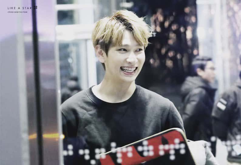 Mutlu Yıllar Cross Gene’in Mucizesi Seyoung! - KoreZin