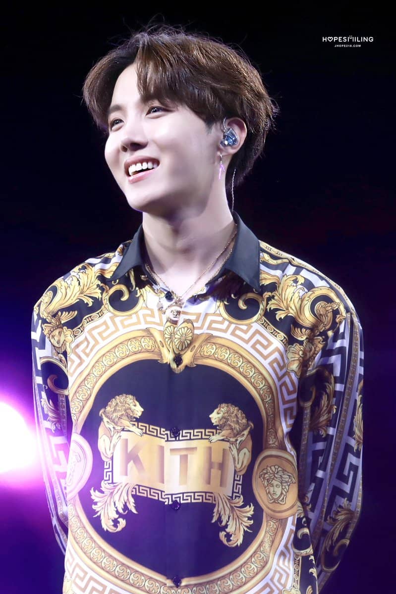 BTS'ten J-Hope, Yaptığı Son Canlı Yayında Farkında Olmadan Spoiler ...