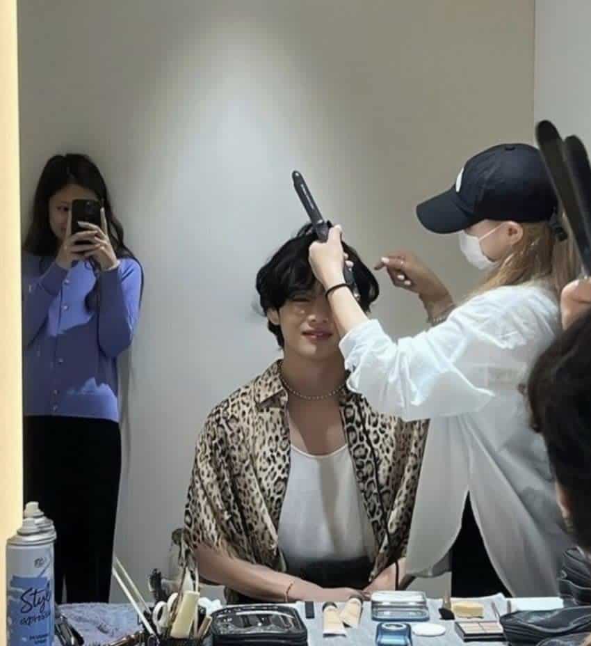 V & Jennie'nin, Makyaj Odasındaki Videosu Yayımlandıktan Sonra Netizenler Ne Diyor? - KoreZin