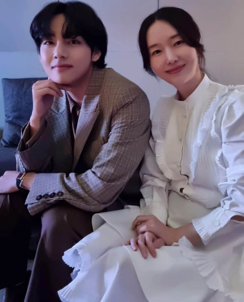 Lee Jung Hyun, V İle Fotoğrafını Paylaşarak BTS'e Olan Sevgisini Dile Getirdi - KoreZin