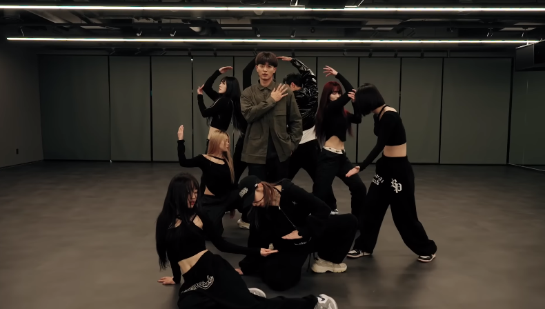 SHINee'den Minho, "Chase" İçin Dans Pratik Videosu Yayımladı - KoreZin