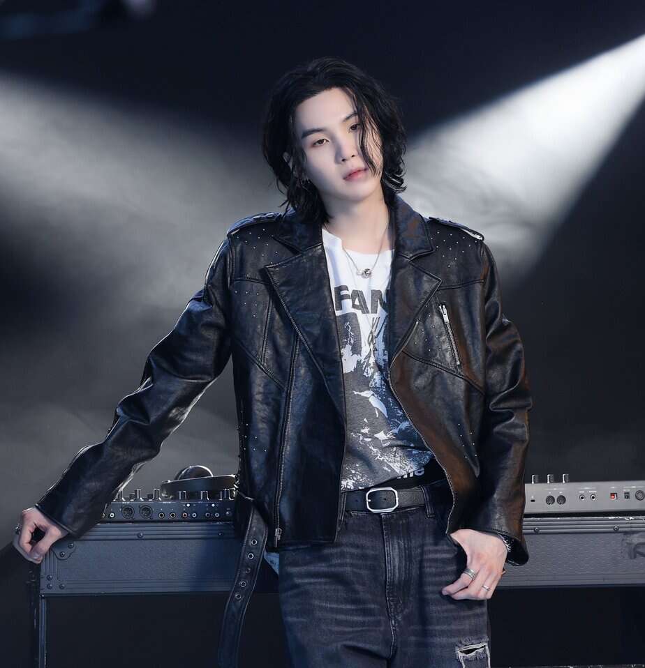 BTS’ten SUGA, Resmi Olarak Askere Gitmeye Hazırlanıyor + Netizen ...