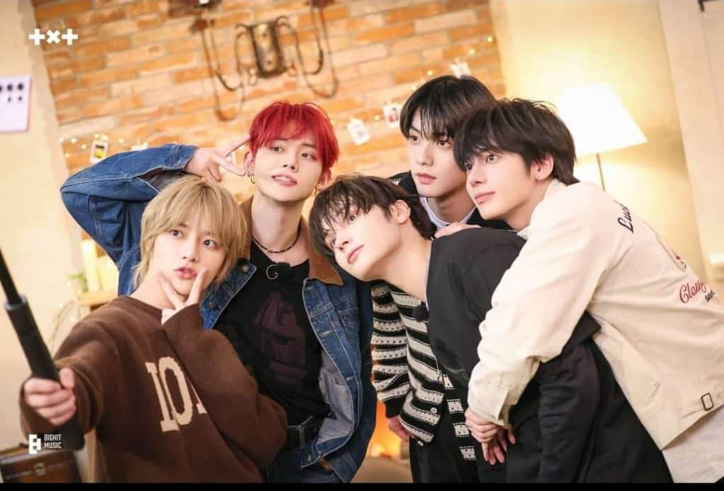 TXT, "Over The Moon" ile İlk Galibiyetini SHOW CHAMPION'da Aldı - KoreZin